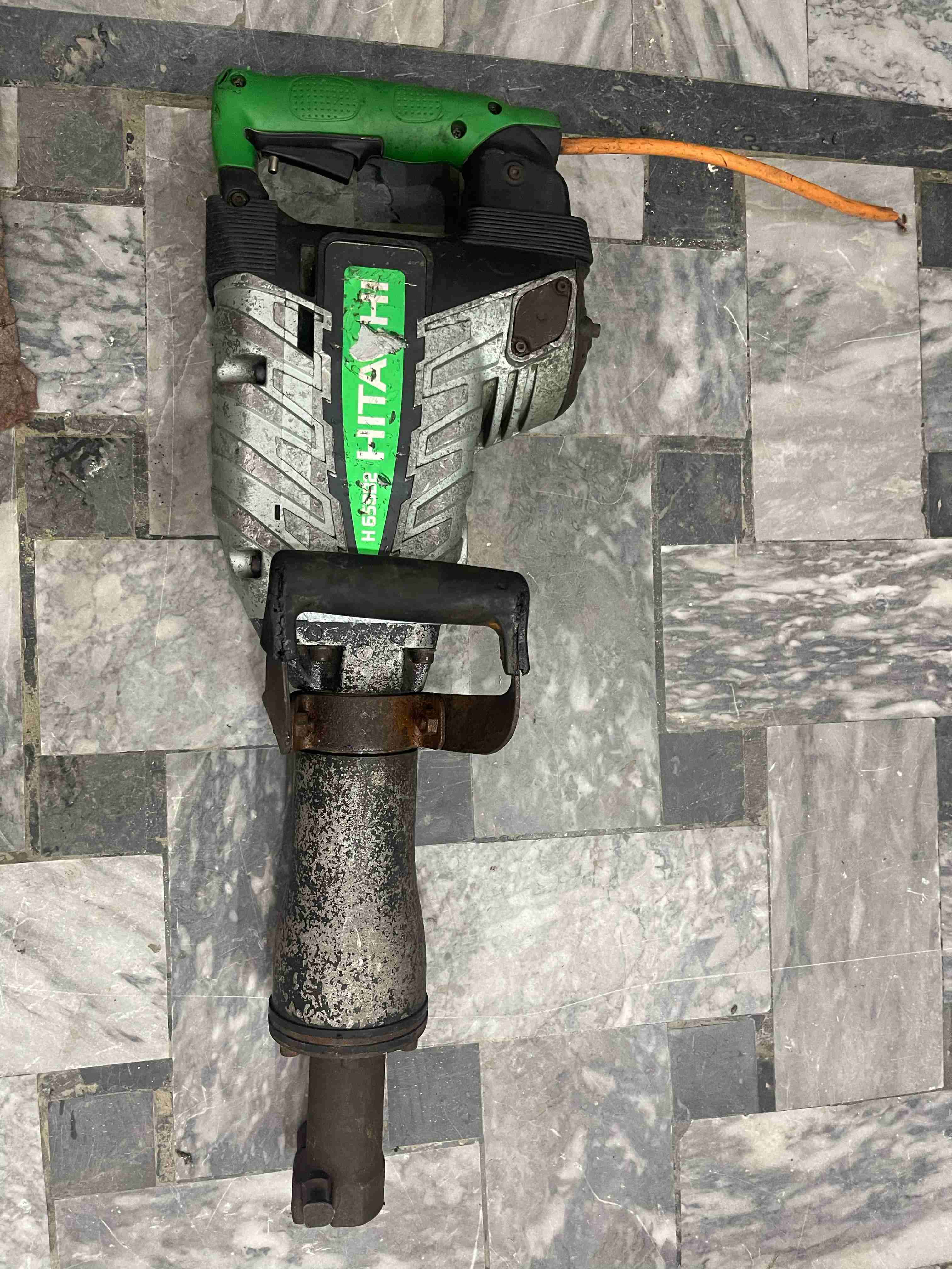 برائے فروخت: Hitachi H65SB2 Demolition Hammer – ہیوی ڈیوٹی ڈیمولیشن ...